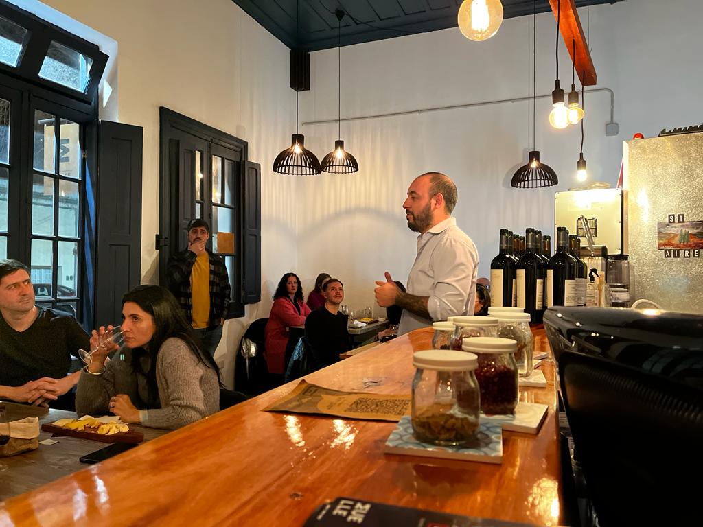Exitosa degustación vinos, quesos y pastelería - Con todo gusto ...